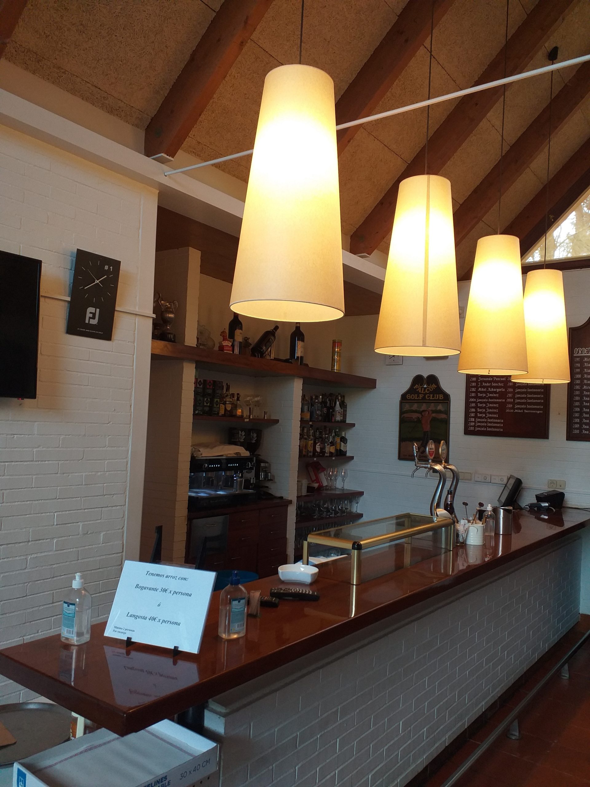 El bar y restaurante de Zuia Club de Golf continúan abiertos todos los ...